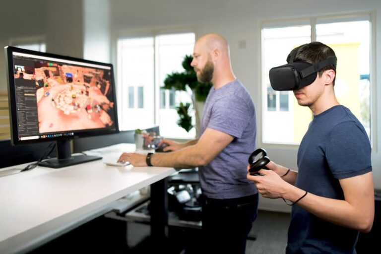 Oculus Quest « Infinite Office » : travailler en VR depuis son bureau